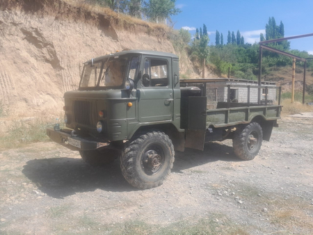 Gaz 66 sotiladi. 4200 $ narxi kilishamiz
