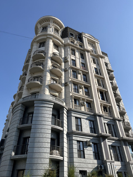 Продается 2/7/10 квартира в центре города.