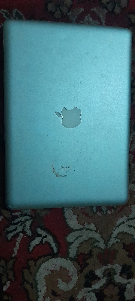 Mac Book Promaks sotiladi