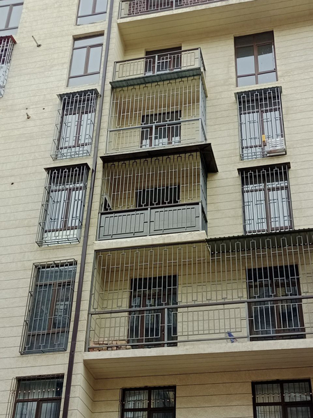 Naves, perila, reshotka