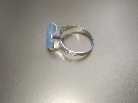 Серебряное кольцо с камнем АКВАМАРИН