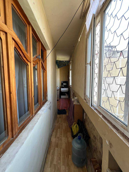 Паркентский 2/8/9 общий коридор, состояние среднее 63 м²