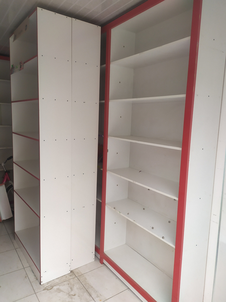 продается б/у полки для магазина,в отлично состояние ,