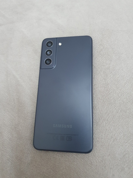 Продаётся Samsung S21e