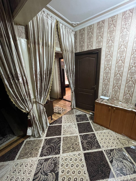 Продам 4 ком.квартиру на Сергели-8а