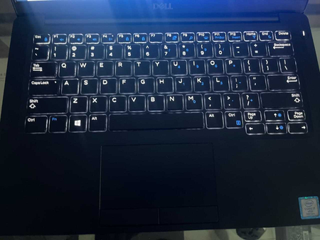 DELL Latitude 7390 intel Core i7-8650U vPRO озу16гб хард256ssd