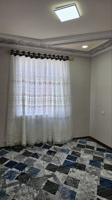 1-xonali sotiladi. 27900$