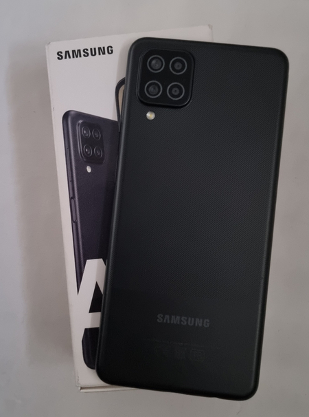 Samsung a12 4/64 Karobkasi bor