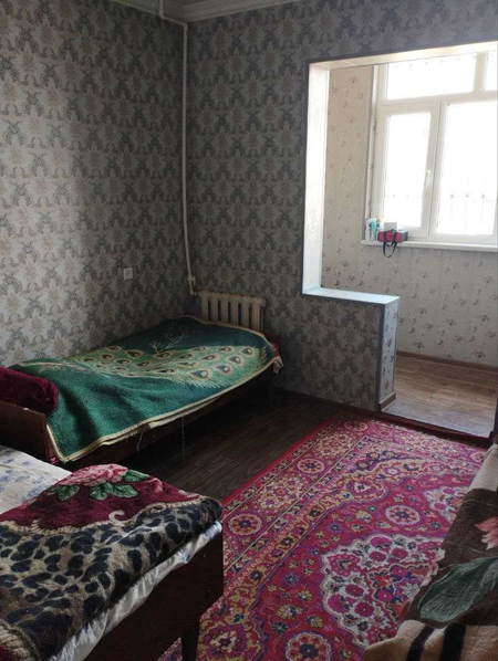 4 xonali kvartira sotiladi