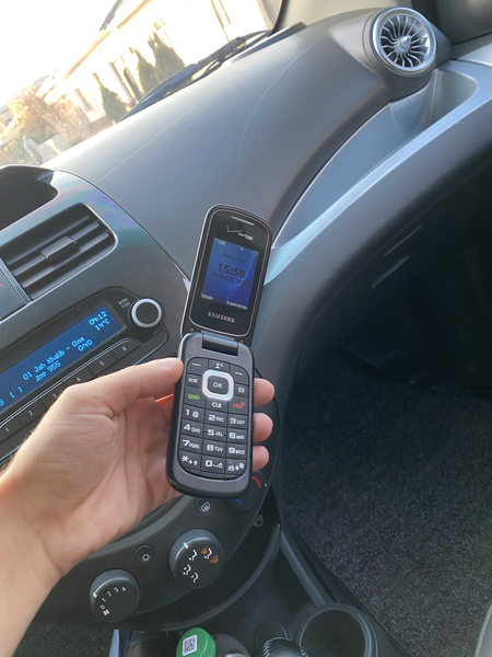 Samsung Gusto 3 sotiladi