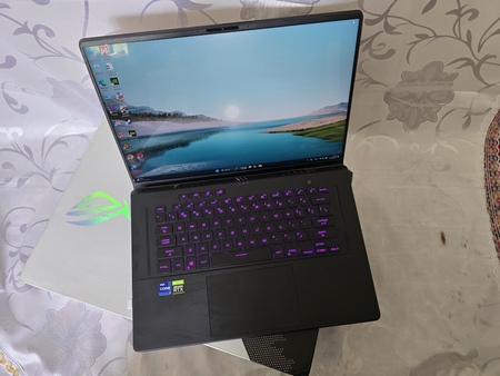 Asus rog zephyrus M16