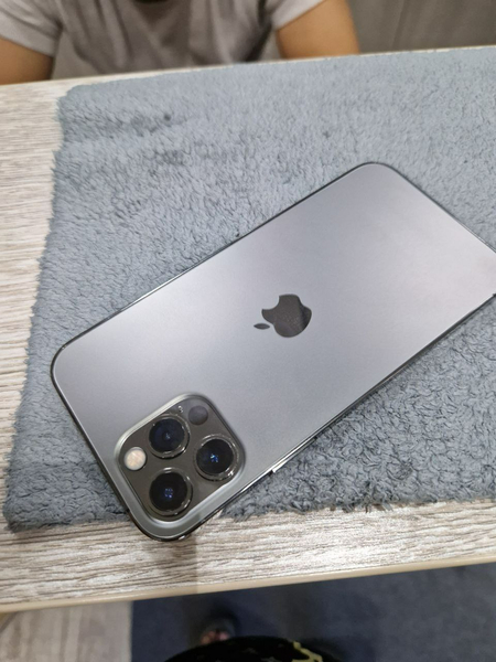 iPhone 12 pro KH/A