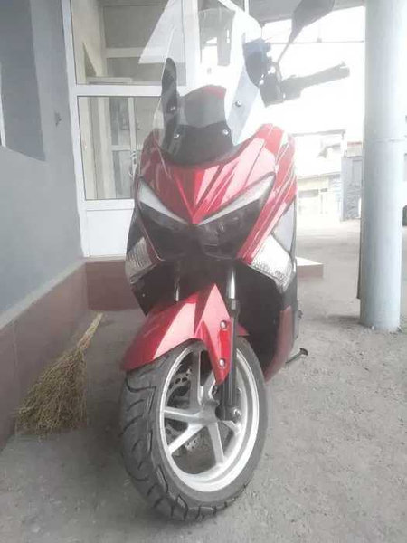 Продам Макси скутер