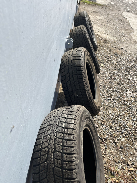 Продается комплект зимних шин. TOYO 195/70/R14. Состояние идеальное.