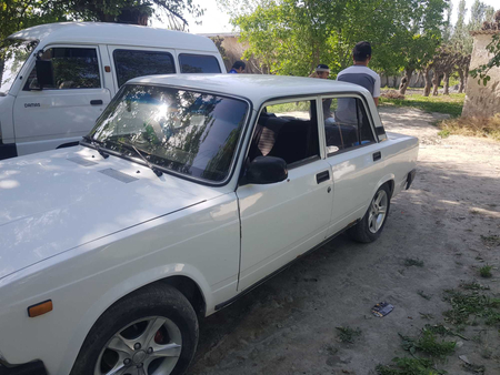 Ваз2107 сотилади