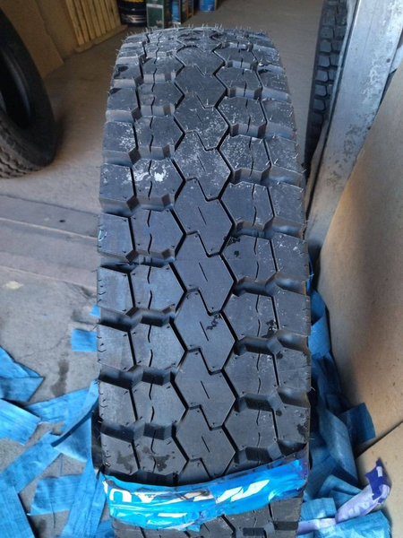 Автошина 10.00R20 для камаз зил