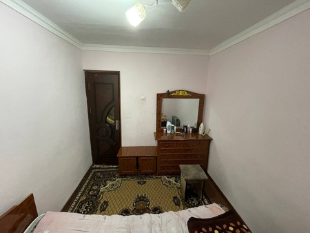 Продаётся 2х квартира 2 этаже Микрораён