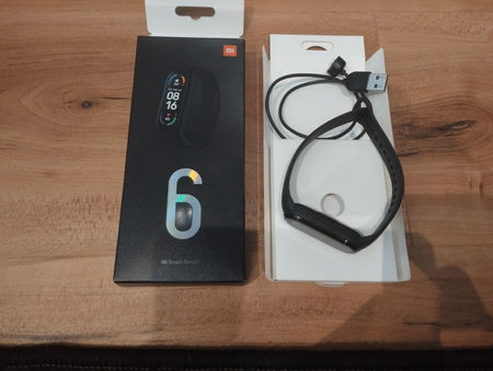 Смарт Часы MI Smart Band 6\\nПочти новые. Не пользовались так как подари