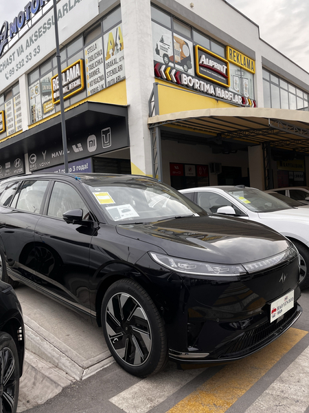 Li9 stilda Dongfeng eπ 008 [gibrid] nalichi tayyor