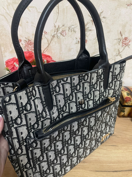 Новая сумка Christian Dior