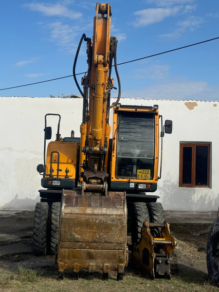 Hyundai 140 w Cummins motor moto chas 19.300 yil 2012 ishga soz xolat
