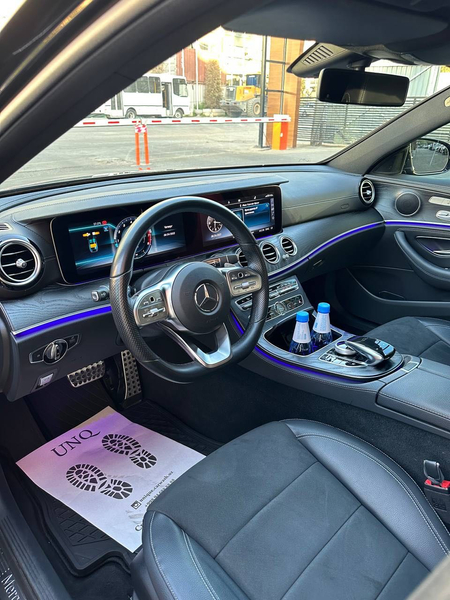 Mercedes Benz E200