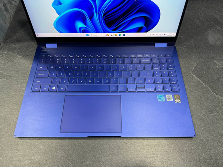 Noutbuk Samsung Galaxy Book Flex 15.6 i7 -10 12/256 SSD Nvme