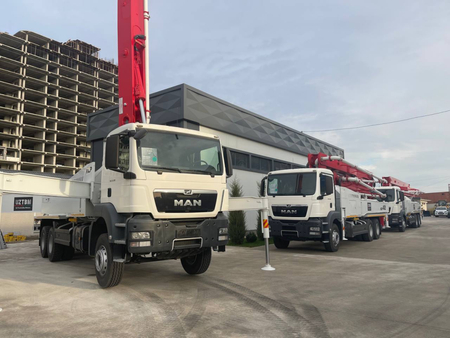 Автобетононасос KCP на шосси MAN TGS