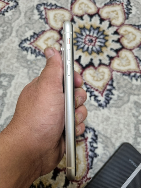 Iphone 11 sotiladi