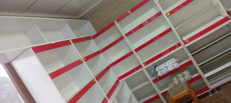 Astanofka va magazinlar uchun mebel polka
