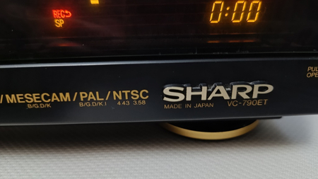 Видеомагнитофон Sharp VC-790et