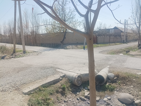 Uy sotiladi 13 soʻtik 5xona uy bor xommom tuvalet oshxonasi bor