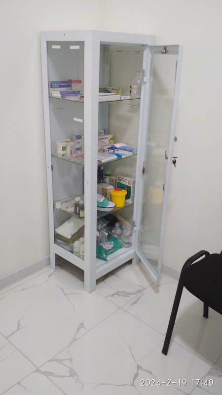 Медицинский шкаф продам