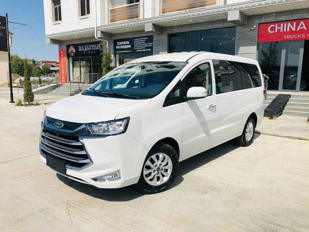 Jac M4 9-o'rindiqli B prava bilan haydaysiz. Oxirgi pazitsasi