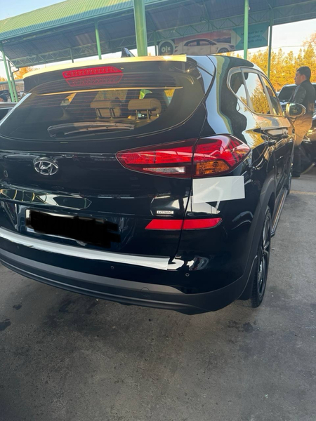 Hyundai tucson sotiladi