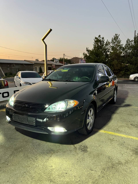 Lacetti 3 pozitsiya 2023 yil 3700 probeg Bez Lyuk