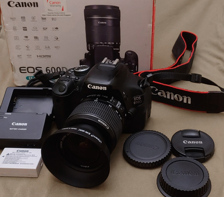 Canon EOS 600D объектив 18-55 IS II полный комплект идеально