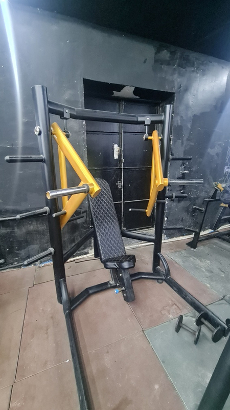 Trenajerlar sotiladi holati yahshi polga rezina 180 kvadrat ham qoshib