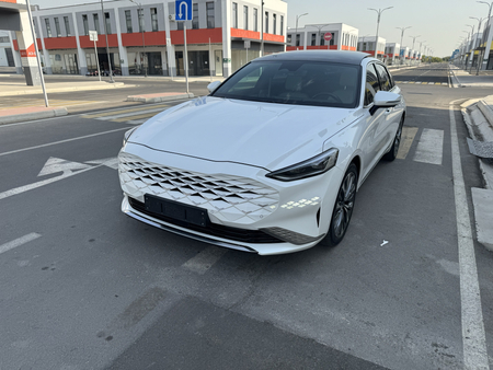 KIA K8  23000 km kraska toza xolati zor