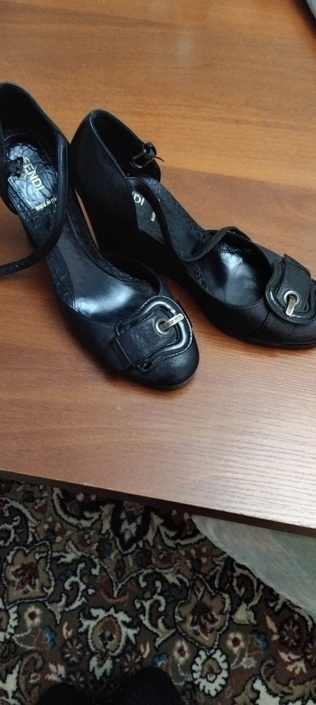 FENDI original tufli
