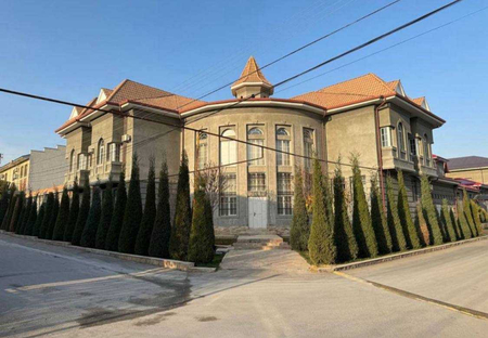 Продается шикарный дом 12 соток в Юнусабадском районе