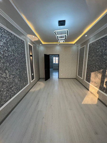 Продаётся 2в3 ком кв на Авиасозлар 3 кв  возможно купить под ипотеку