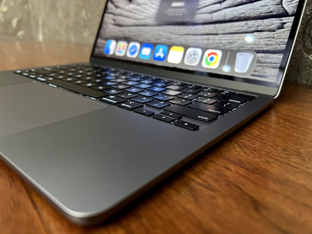 Apple MacBook Air 13.6-inch M2