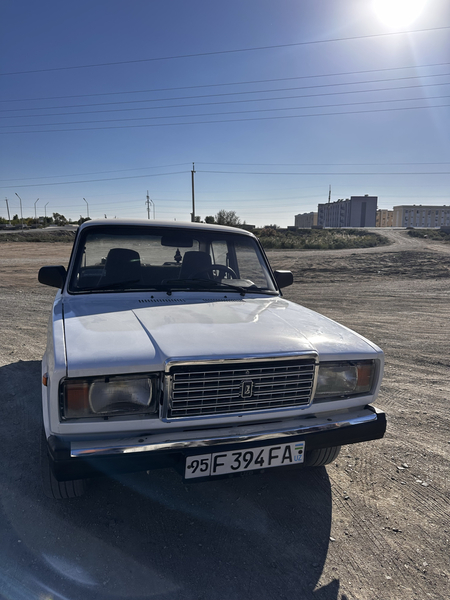 Lada 2107 yaxshi xolatda