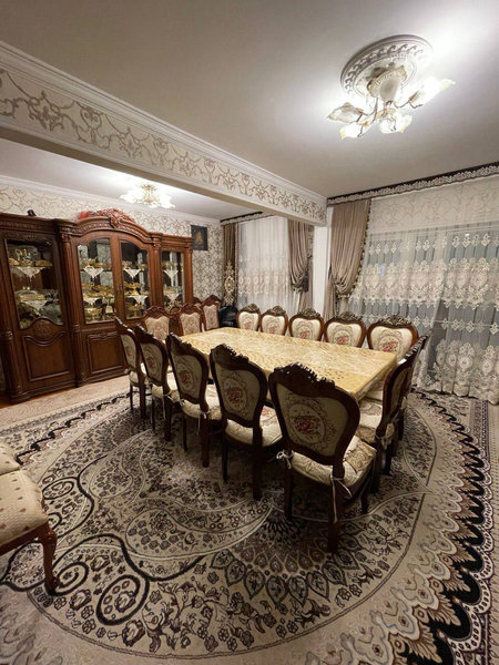 Qorasuv 1 kvartira sotiladi 4/3/4 balkon 2*6 ipotekagaxam sotiladi