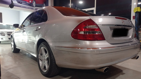 Mercedes Benz W211 E320