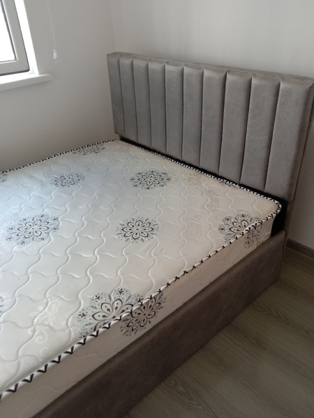 Spalni divan ikita
