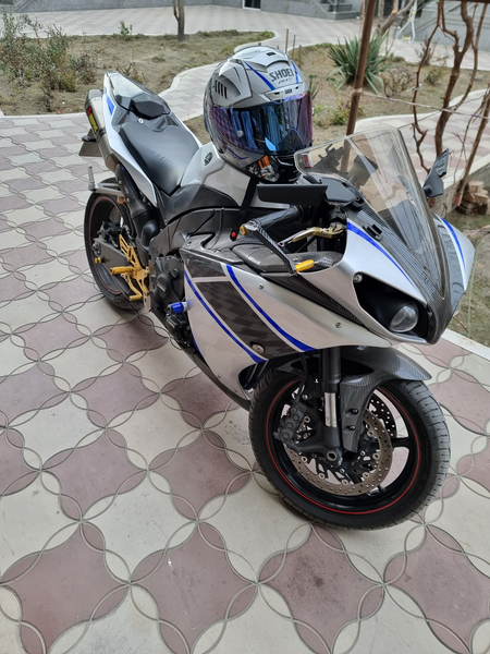 Yamaha r1 2010yil sotiladi