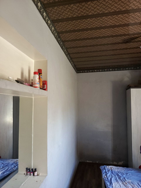 Uy sotiladi 3 sotix 6 xona sroʻchna