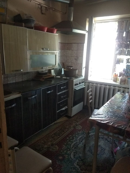 1 xonali uy срочно sotiladi